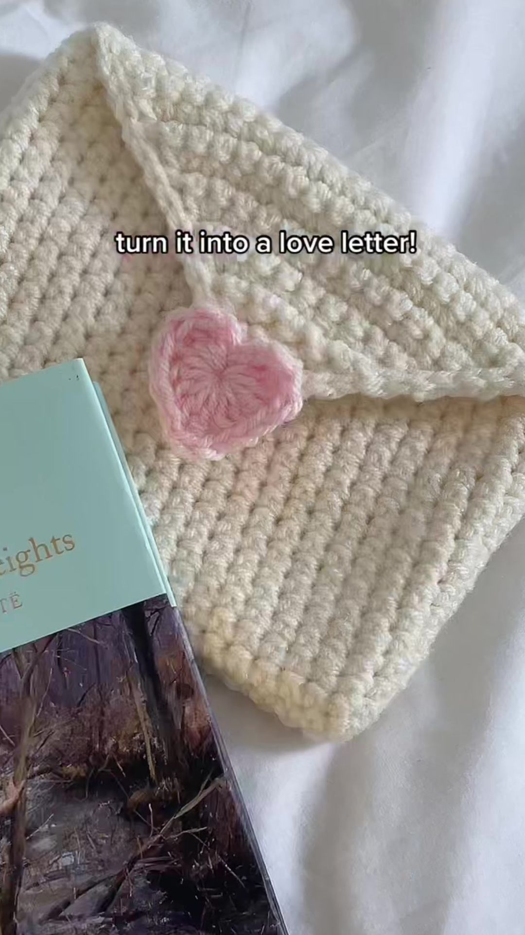 Crochet love letter book sleeve: Unique DIY ideas
