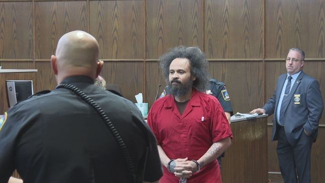 '2 very different stories': Prosecutors, defense clash at Frazier ...