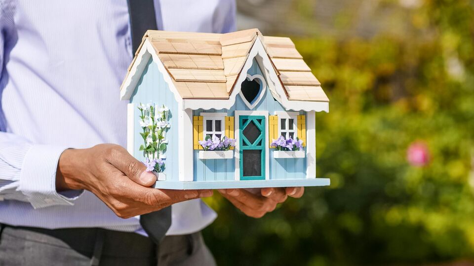 Can non-salaried persons claim house rent allowance? HRA rules explained