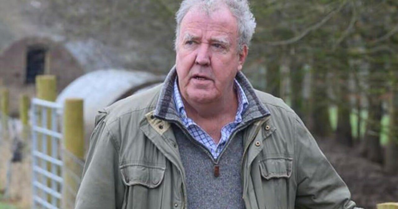Clarkson says emotional goodbye to farm pigs