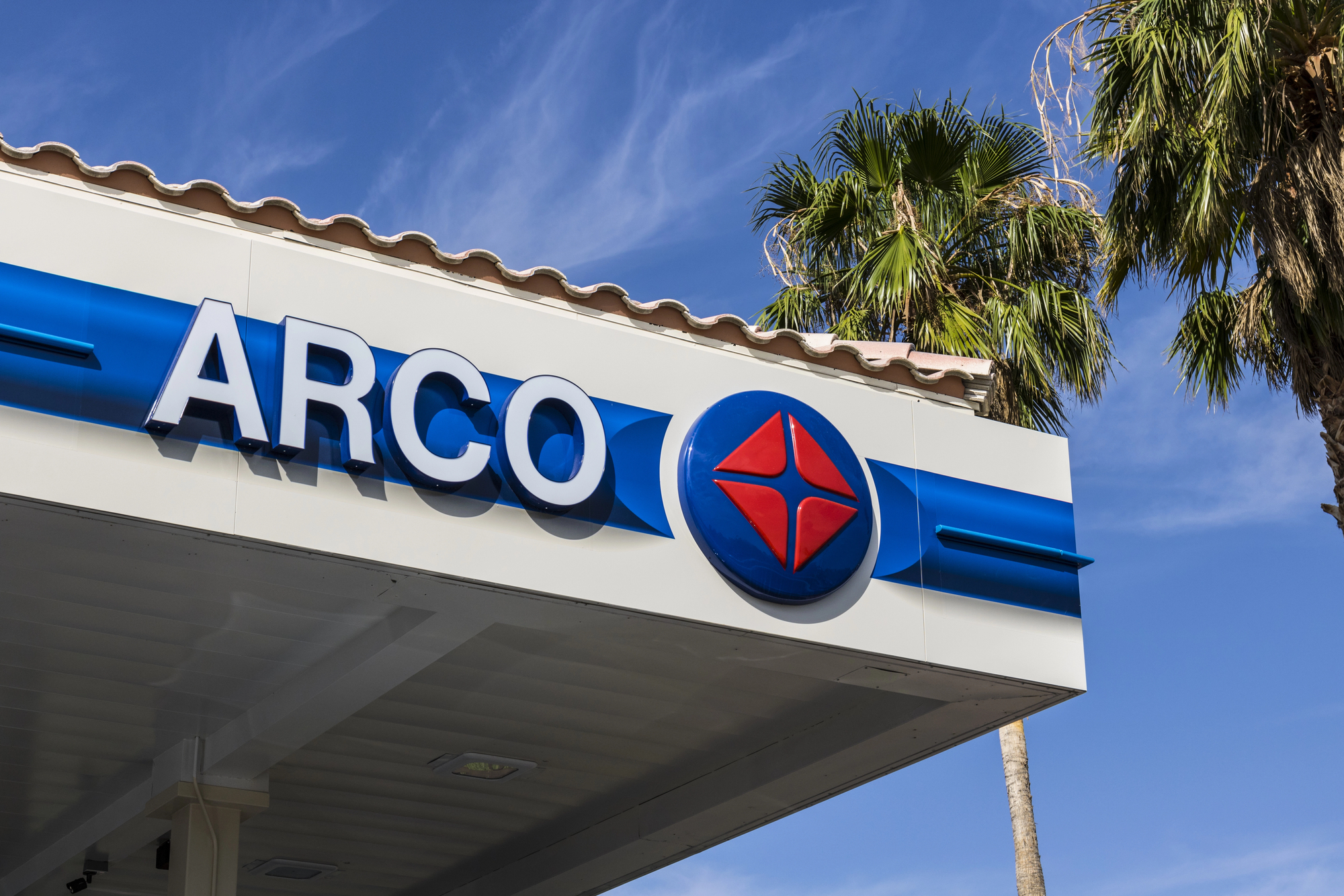 16 defunct gas station brands from family road trips