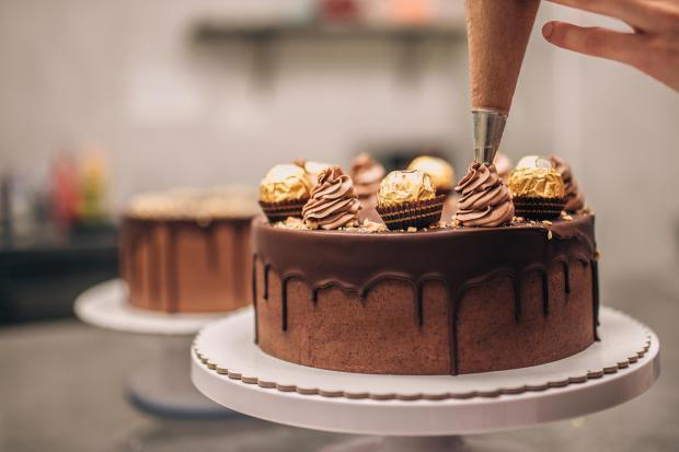 Customers left confused as dessert shop closes suddenly in Swindon