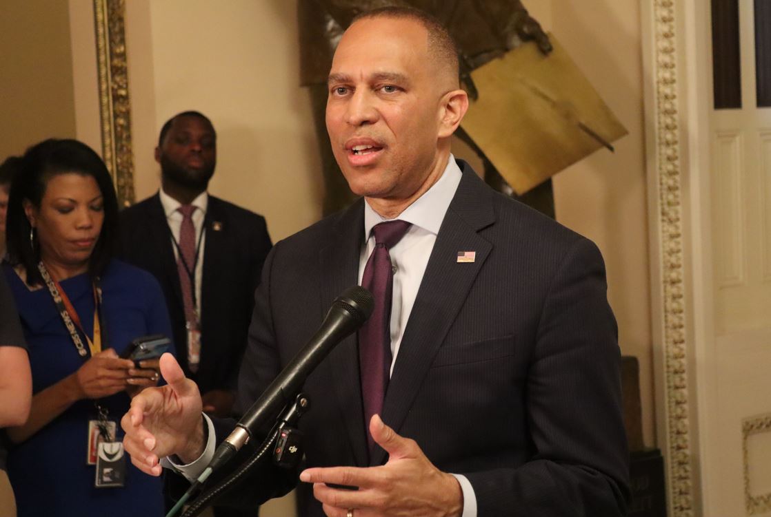 Jeffries says Dems will continue to press GOP on affordability, Iran war