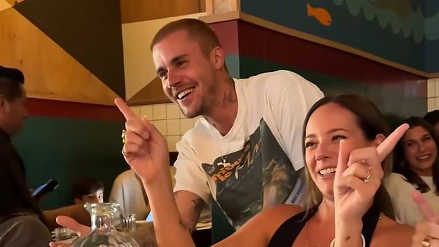 Justin Bieber surprises birthday party at restaurant