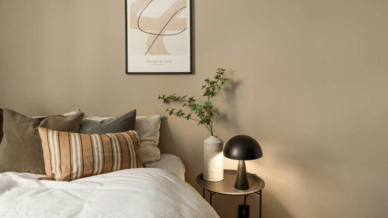 5 paint colors interior designers avoid for dark rooms
