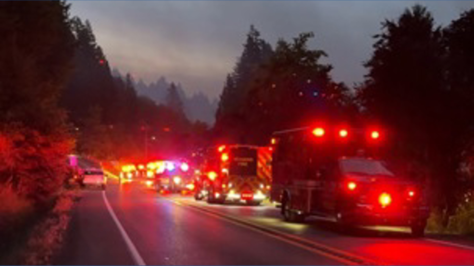 Raw: Crews respond to major commercial building fire in Redmond