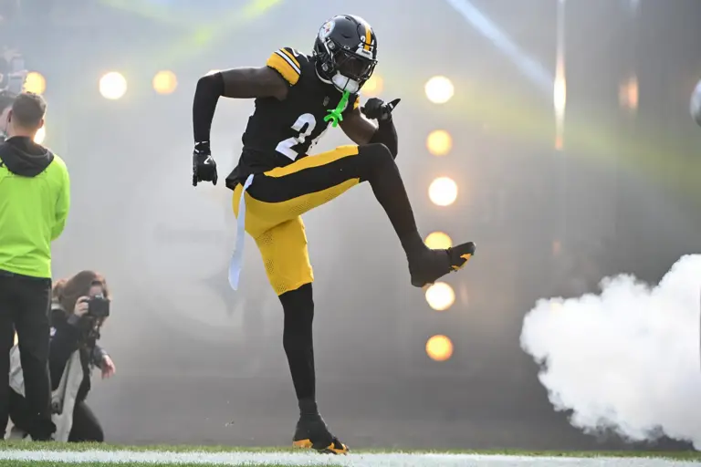 Pittsburgh Steelers: Top cornerback reveals plans for mandatory minicamp