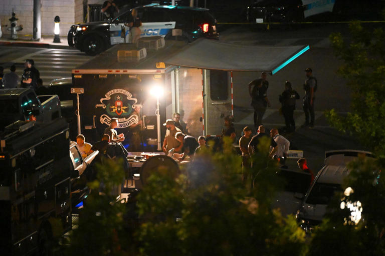 FBI kill man holding hostages in California after 12-hour standoff ...