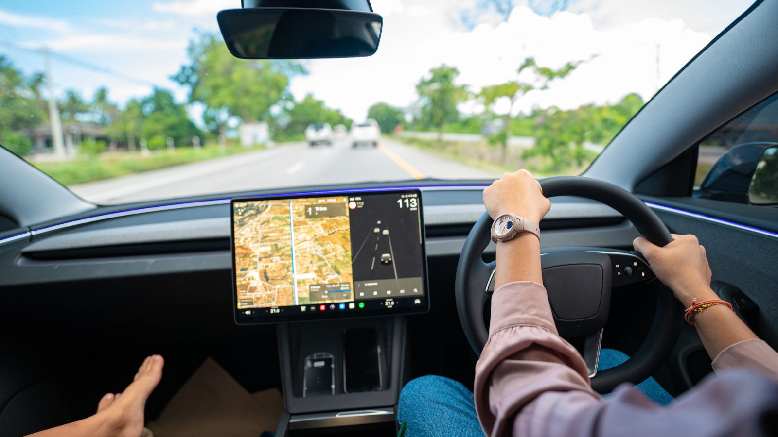 Why some drivers are regretting massive touchscreens in new cars