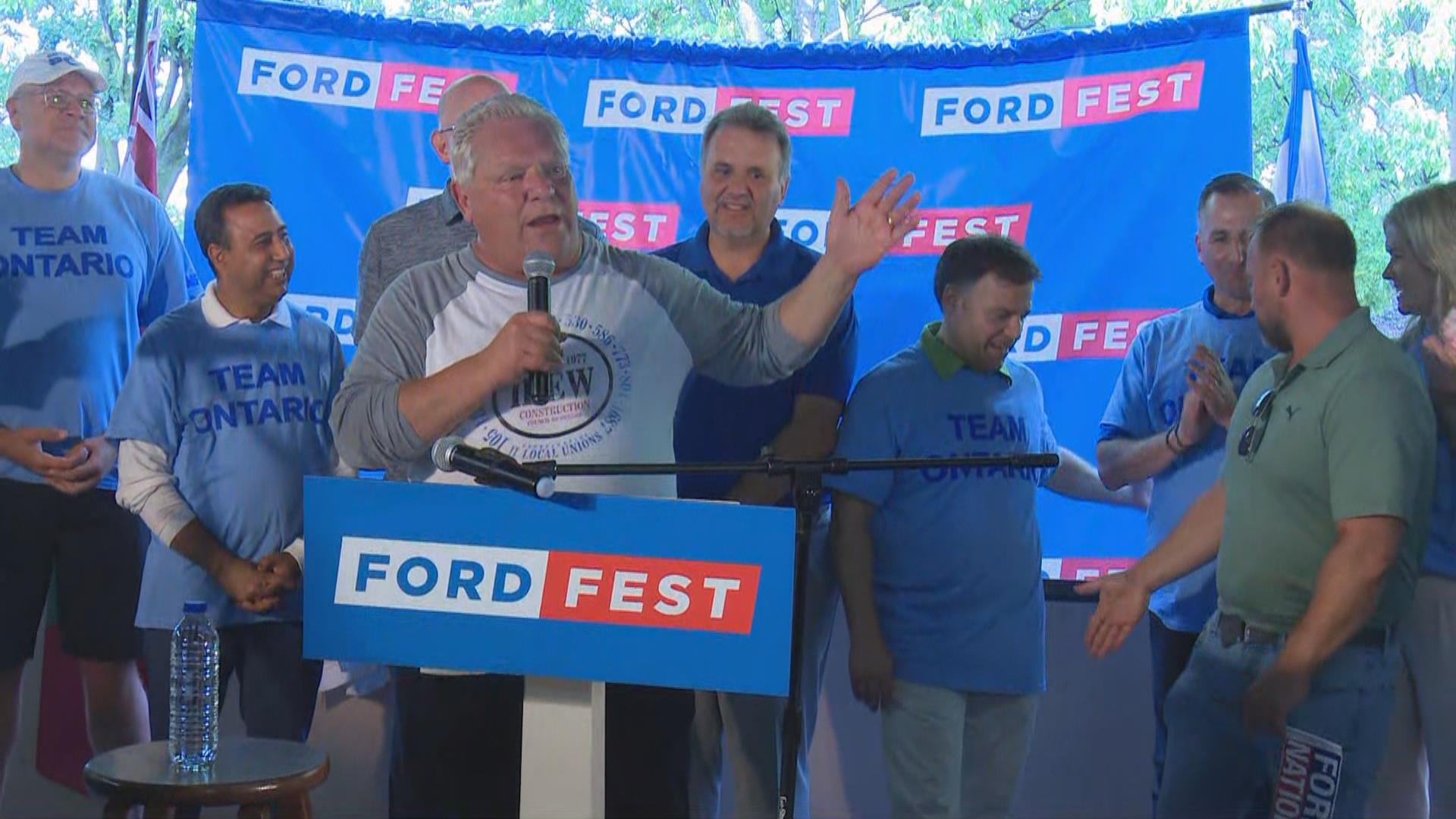 Doug Ford bat en retraite jusqu’en octobre