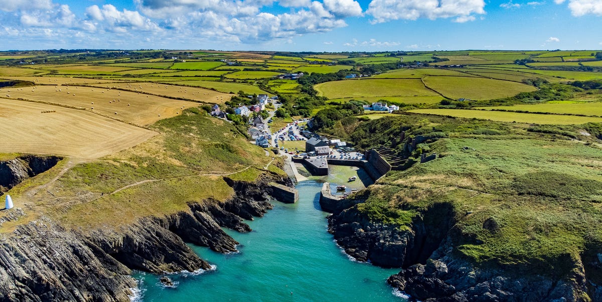 These 10 beautiful seaside villages in the UK might just convince you ...