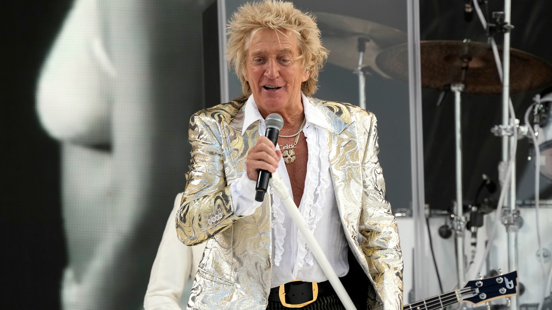 Rod Stewart Details "Awful" Illness Led to Vegas Show Cancellations