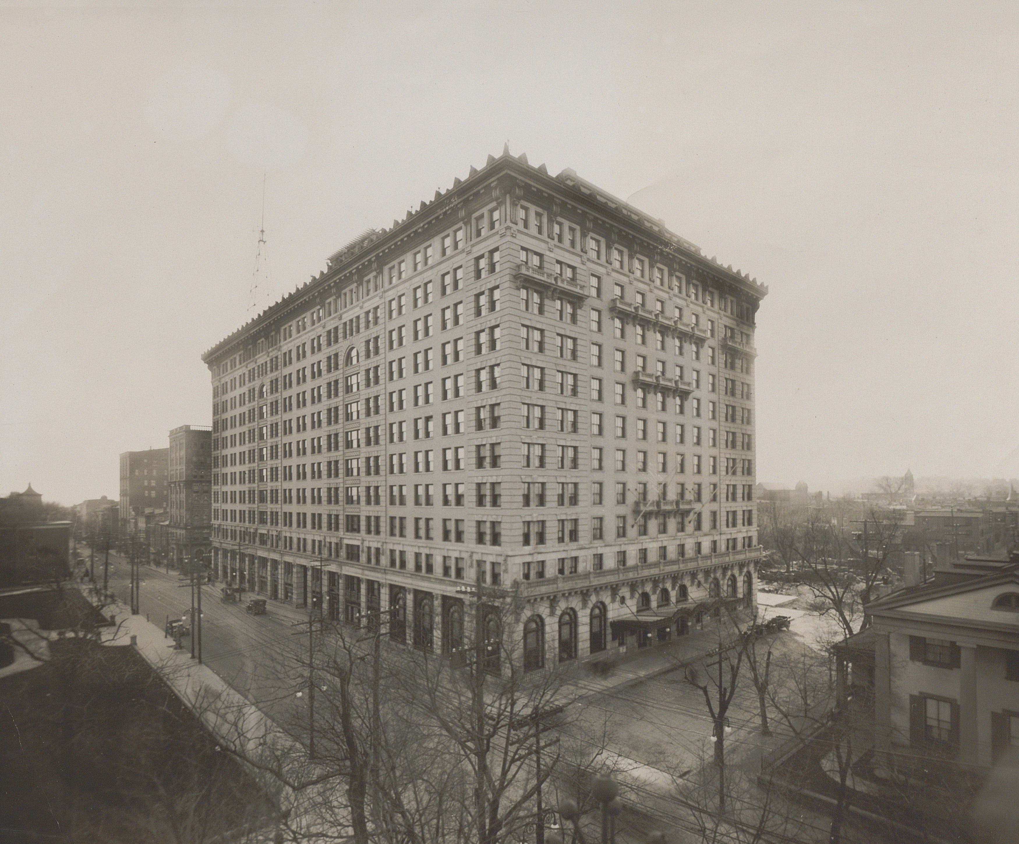 Step inside Hotel Du Pont, a historic Italian Renaissance hotel that ...