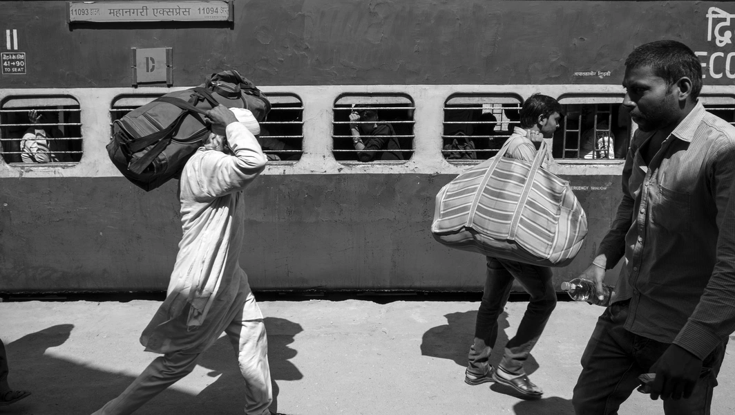 200-year-old mosque, mazar razed at Kashi station after court order