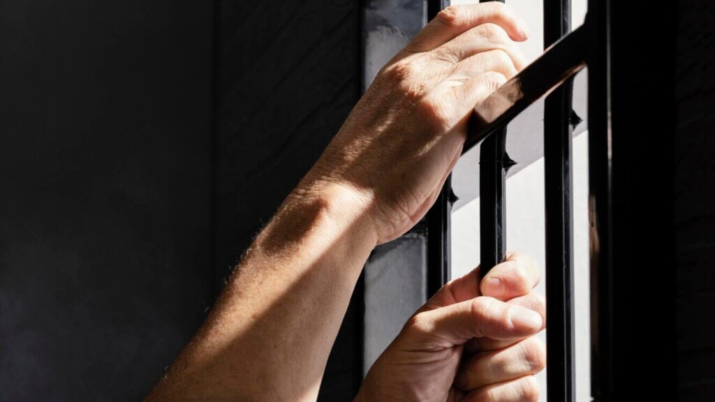 Più di mille detenuti si sono feriti in cella: la relazione choc sulla ...