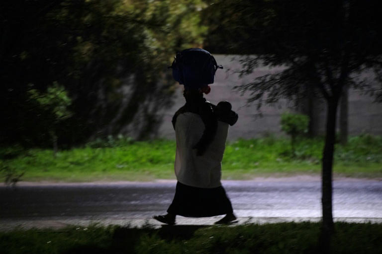 Hundreds flee as South Africa anti-migrant mobs go door-to-door