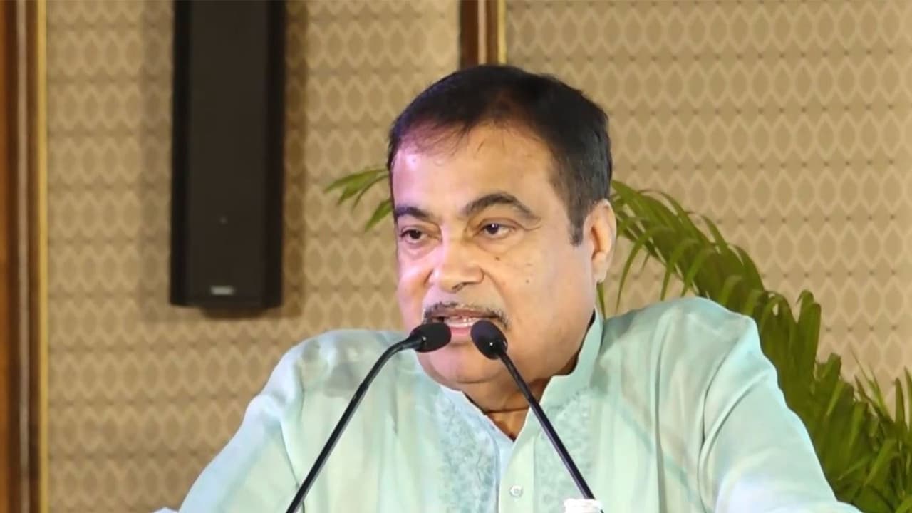 Gadkari launches Hero's flex-fuel bikes; Maruti car to follow soon