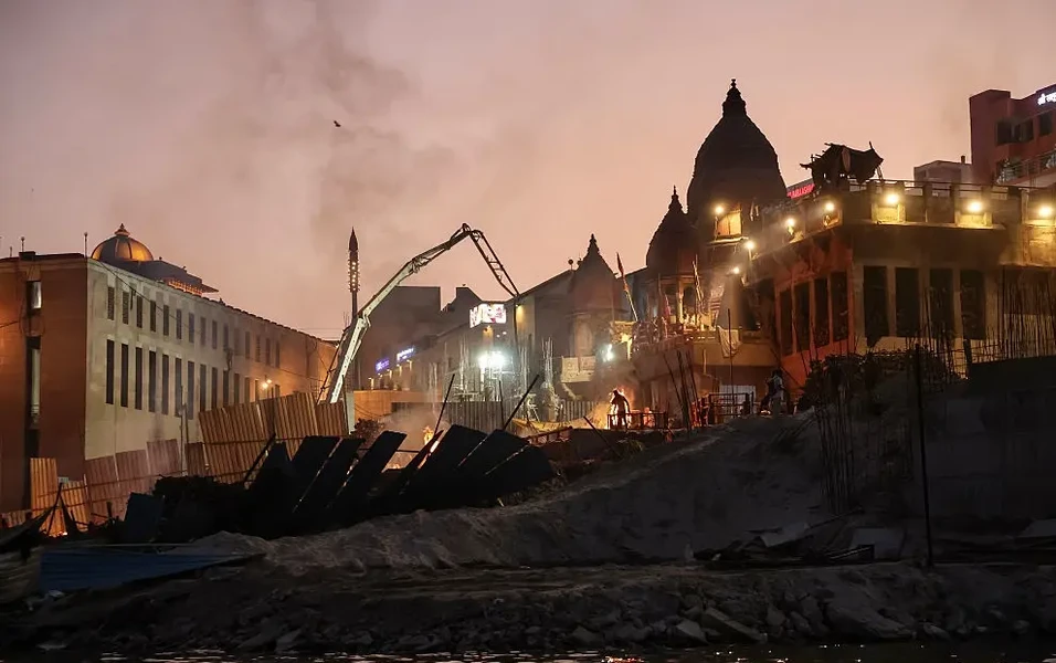 200-year-old mosque, mazar razed at Kashi station after court order