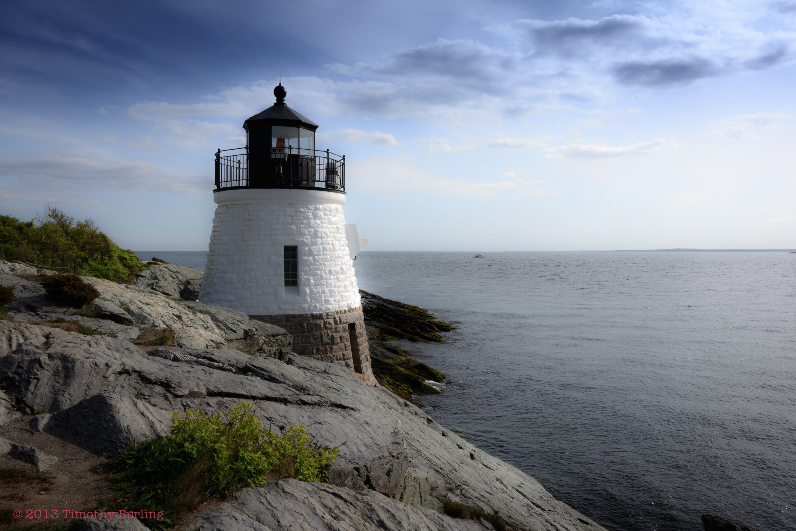 17 US lighthouse landmarks that feel calm compared to the famous ones