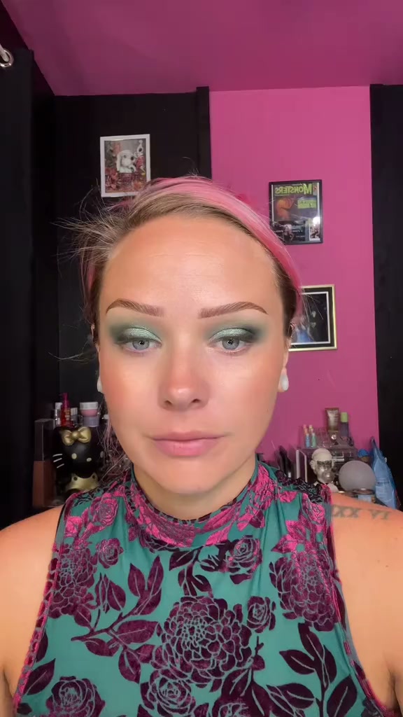 I tried Scott Barnes powder contour underpainting technique