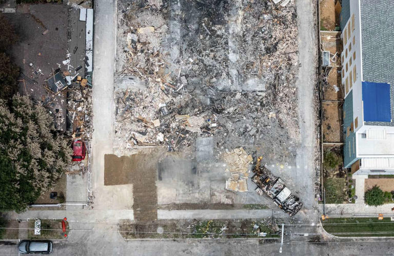 Officials identify 2 women, 1 child who died in Oak Cliff apartment fire