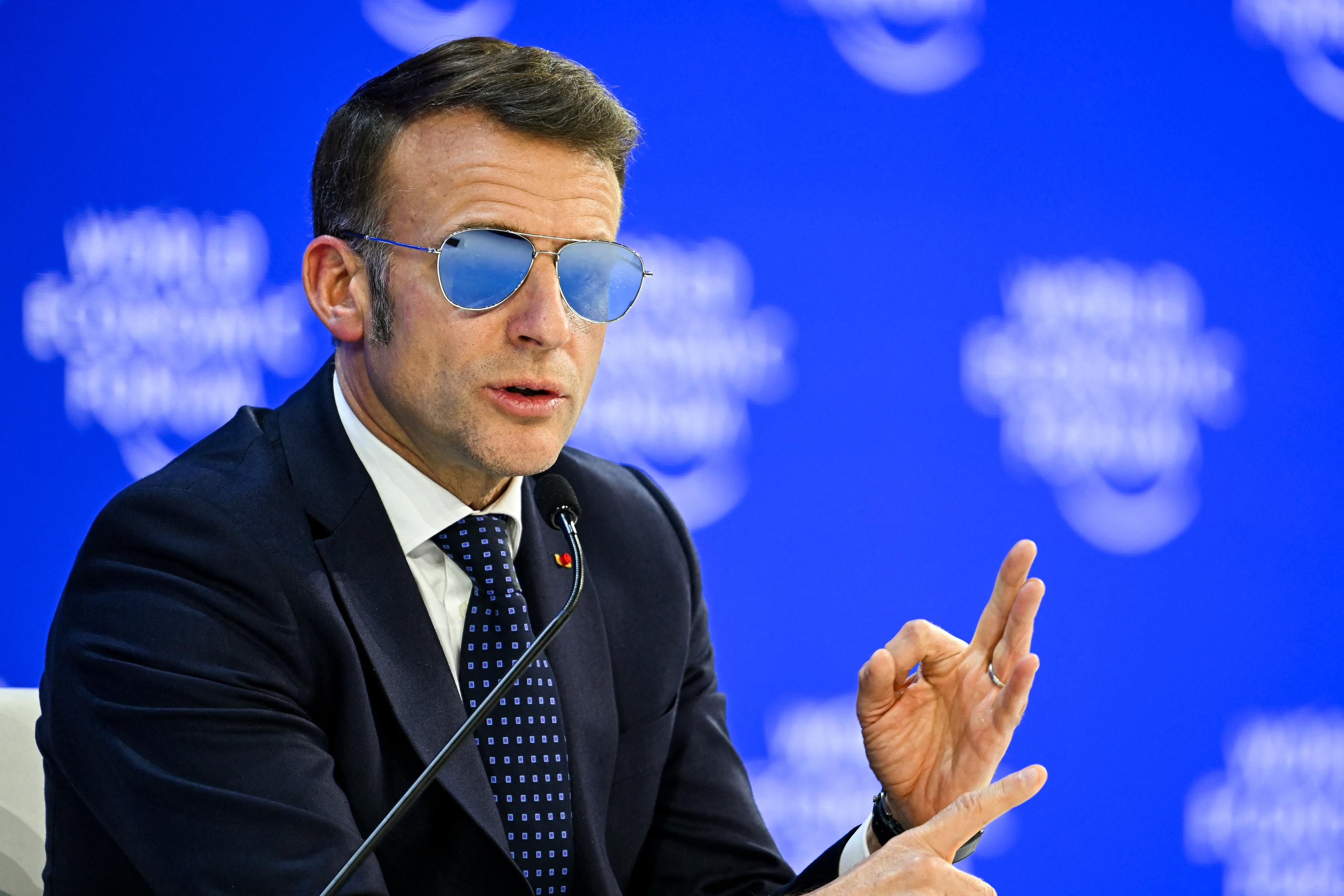 Le fabricant français de verres de lunettes rendu célèbre par Emmanuel ...