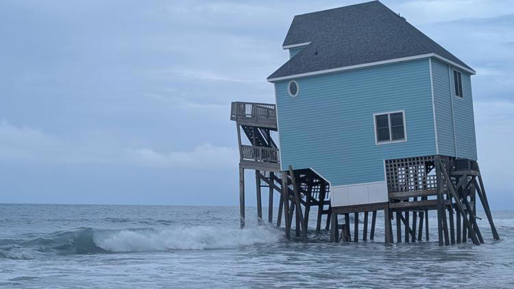 House collapses into the ocean in Buxton, closing beach near Cape Point