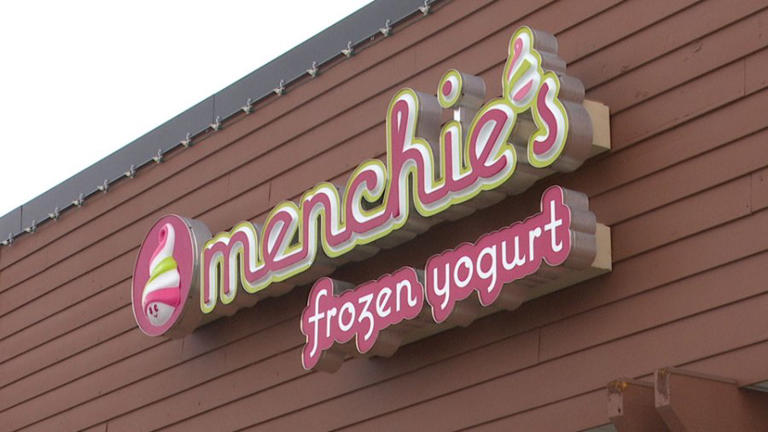 Menchie’s in Boardman reopens following plaza fire