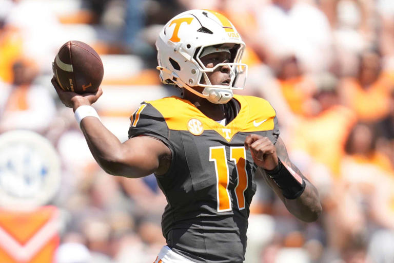 “Increasingly clear”: Tennessee Volunteers newcomer favored to win QB ...