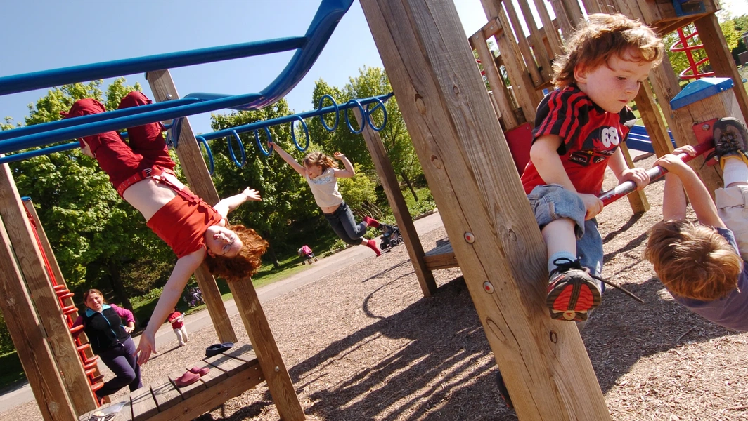 20 risky childhood activities now rarely seen