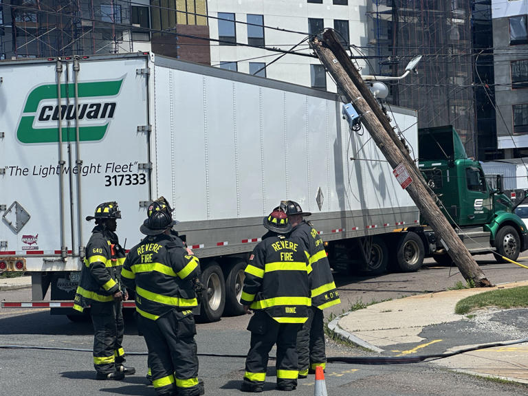 Tractor-trailer knocks down power lines in Revere, causes traffic delays