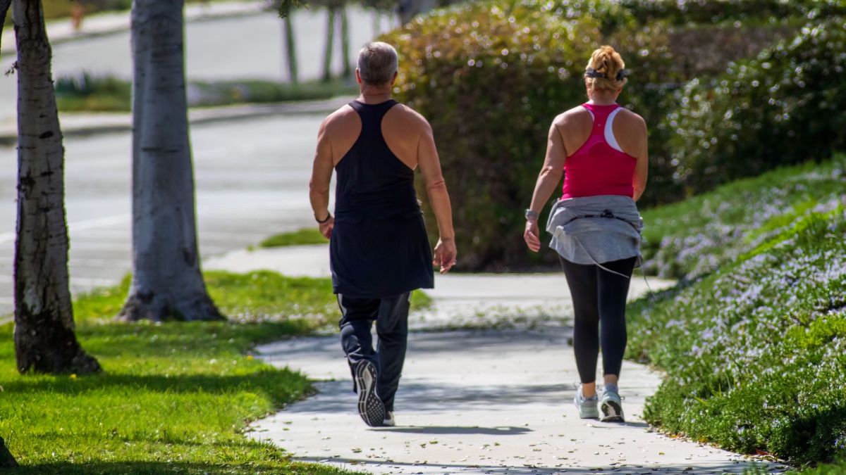Why 30-minute walking workouts are exploding among adults trying to ...