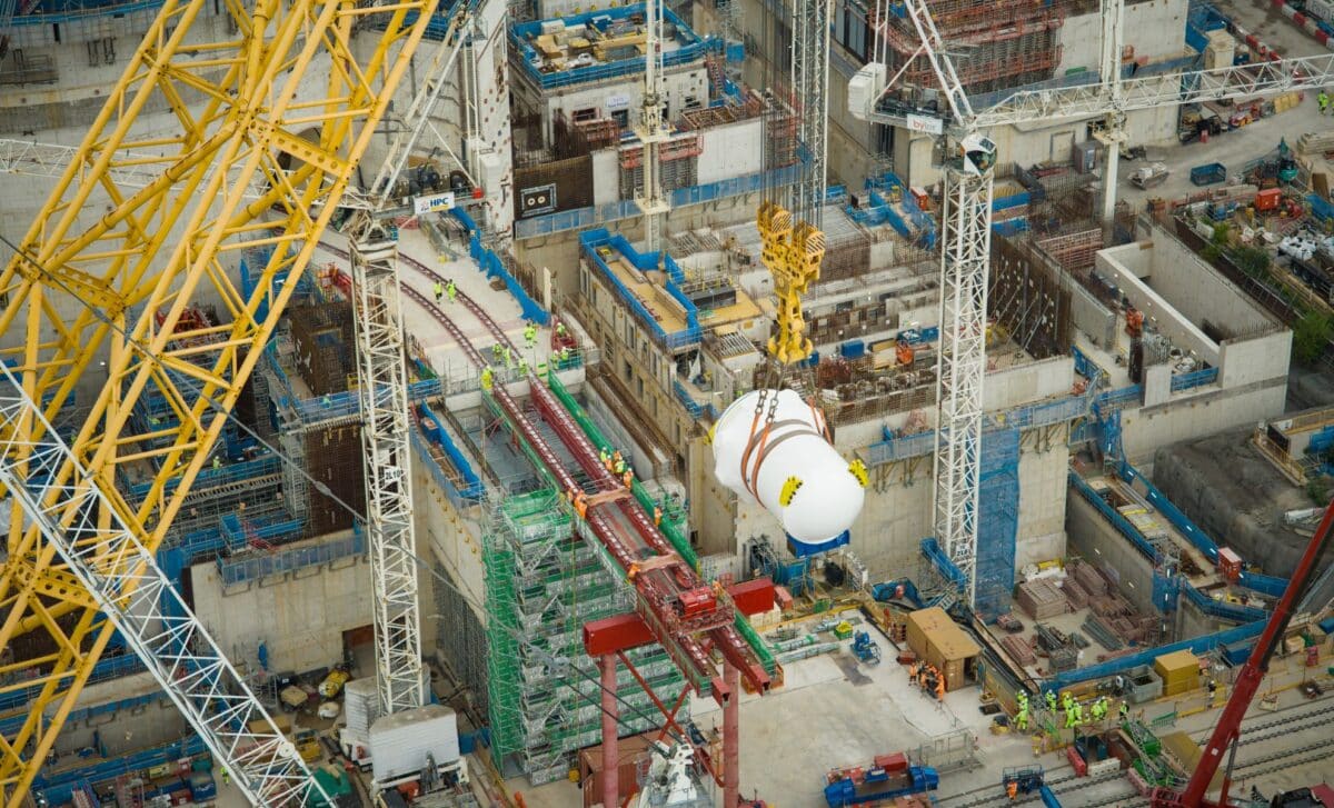The vessel so heavy it took the world’s largest crane two full days to ...