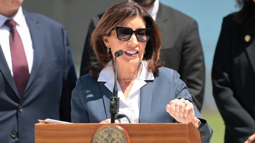 Gov. Hochul reaches five-year labor deal with SUNY’s 42,000-member ...