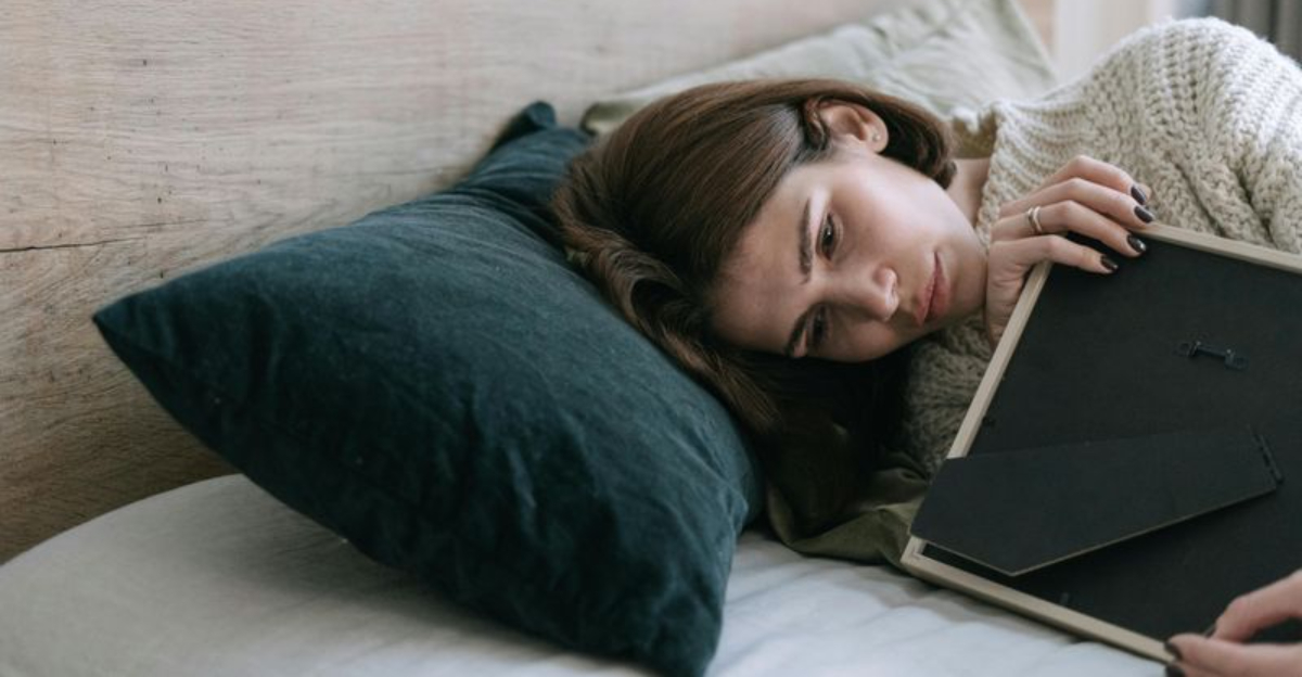 If someone does these 11 things, they secretly miss you