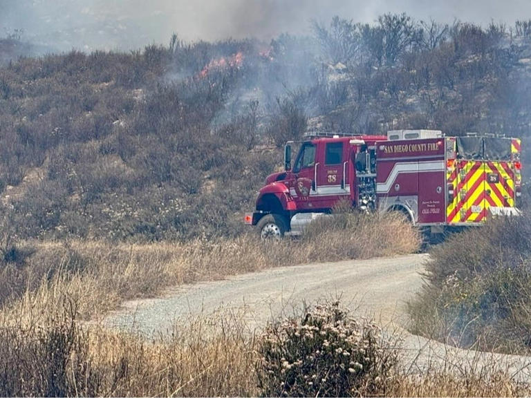 Brush fire at San Diego-Mexico border grows to 1,000 acres, evacuation ...
