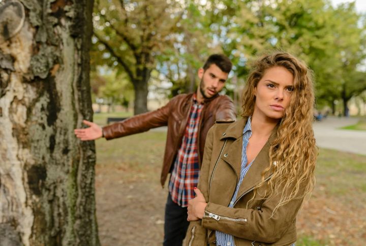 10 relationship behaviors no self-respecting woman will accept