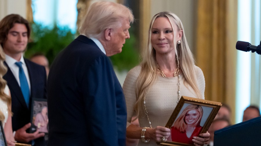 'Queen of Versailles' star Jackie Siegel to mark annual Naloxone ...