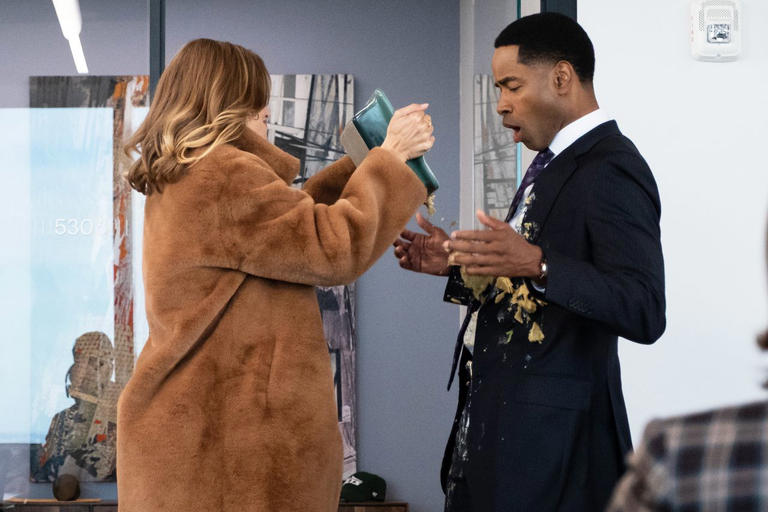 Mindy Kaling reveals how Gigi Hadid's “not suitable for work” cameo as ...