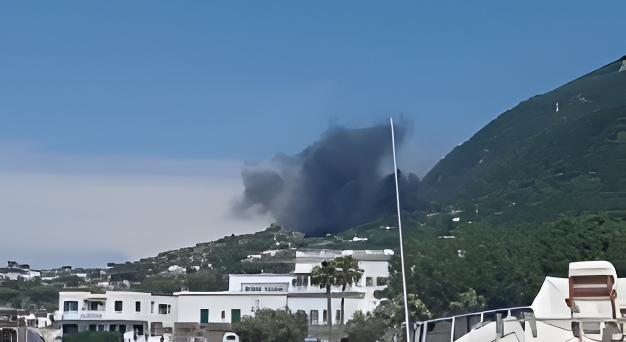 Paura a Forio d'Ischia: boato alla Borbonica. «Esplose alcune bombole»