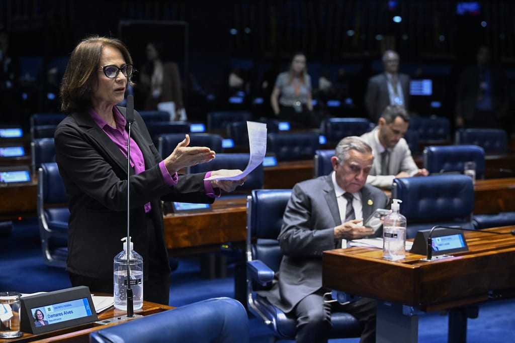 Deplorável: Senado quer que criança estuprada seja mãe