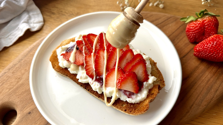 Super simple whipped honey recipe