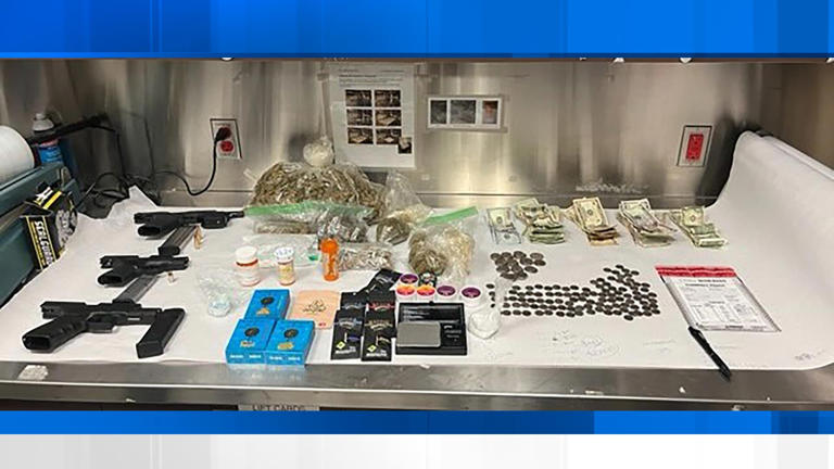 Police find guns, drugs during traffic stop in West Linn; 2 arrested