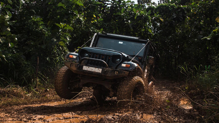 BYD Yangwang U8 stuns off-road world with extreme terrain test — the ...