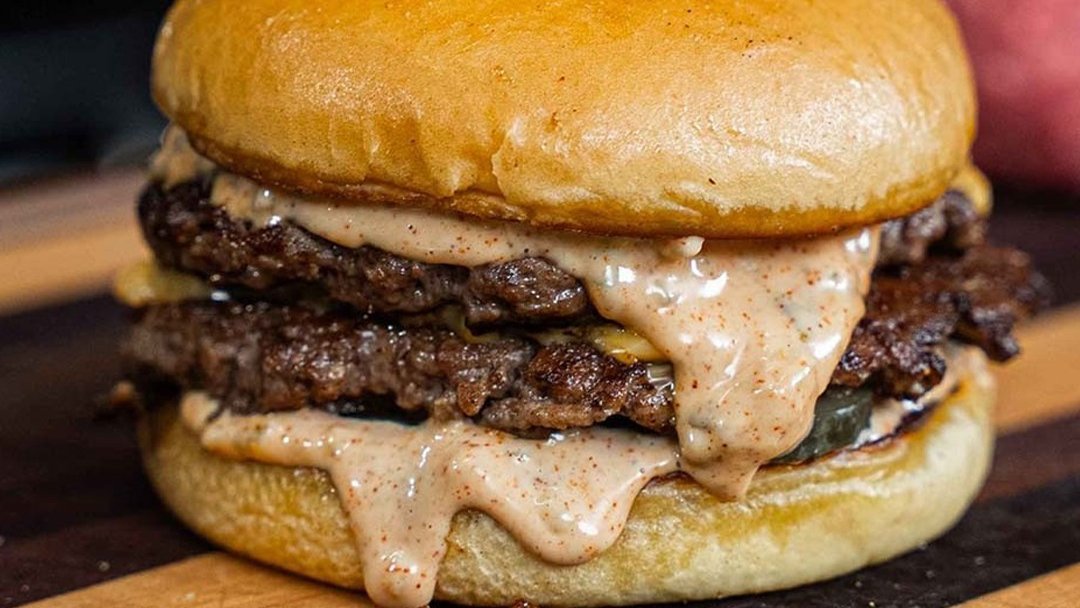 Restaurant-style smashburgers at home