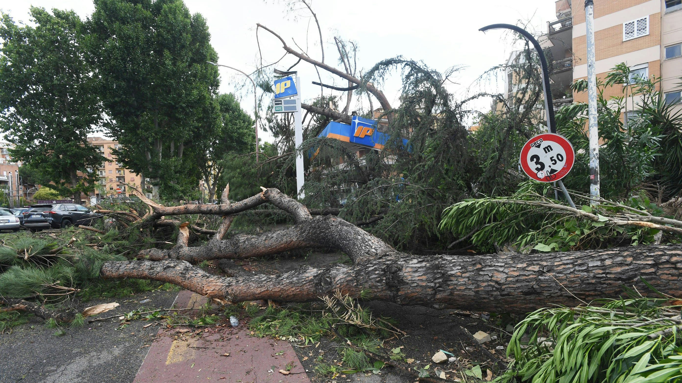 Schwere Schäden – Tornado fegt über Italien hinweg