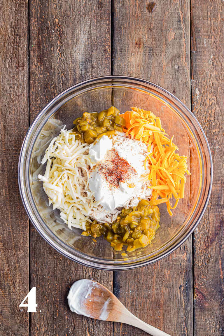 Sour cream and chicken enchiladas