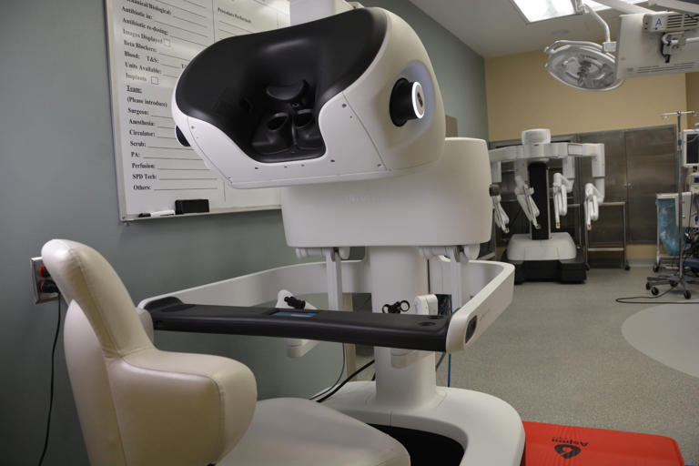 Arnot Ogden adds advanced robotic surgery system in Elmira