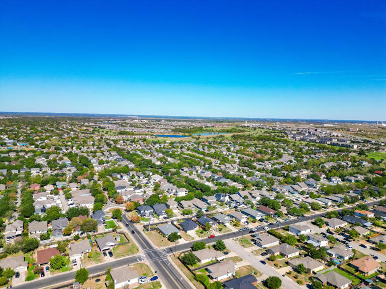 Home prices post record drop as buyers rush back into a suddenly ...