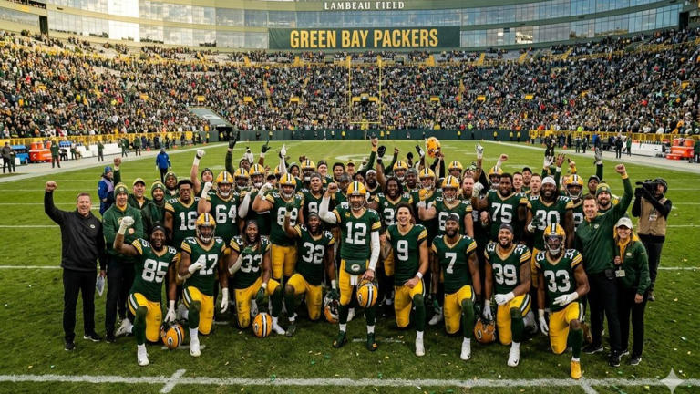 Packers urged to make one more major move as NFC contenders continue ...